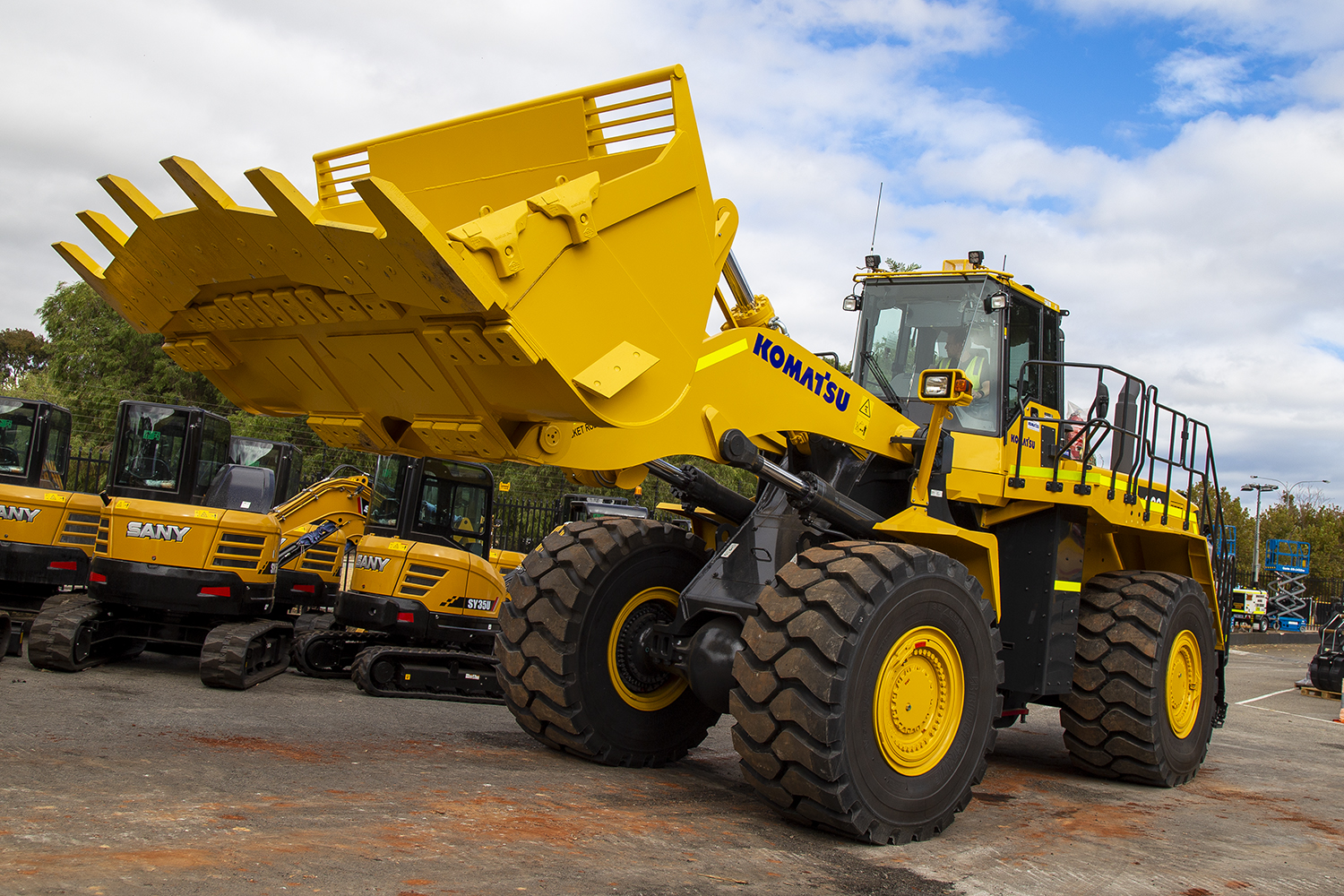 LOAD 'EM UP!! | Brooks Hire