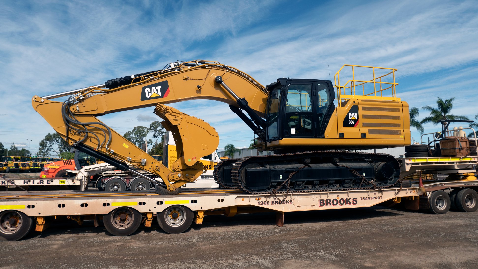 A BIG CAT DELIVERY! | Brooks Transport